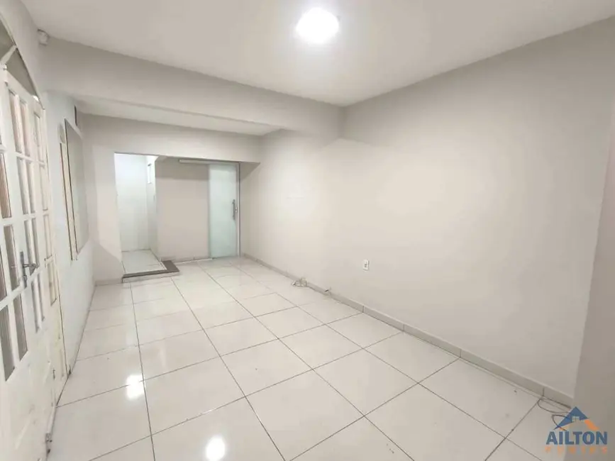Casa com 2 quartos e 1 banheiro para alugar, 65m2 por R$2.000 em ...